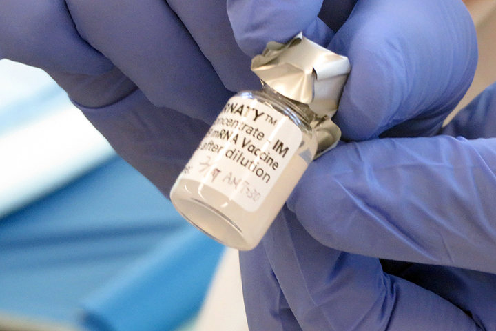172 Vials of Pfizer Vaccine Unusable due to Freezer Breakdown | PHARMA ...